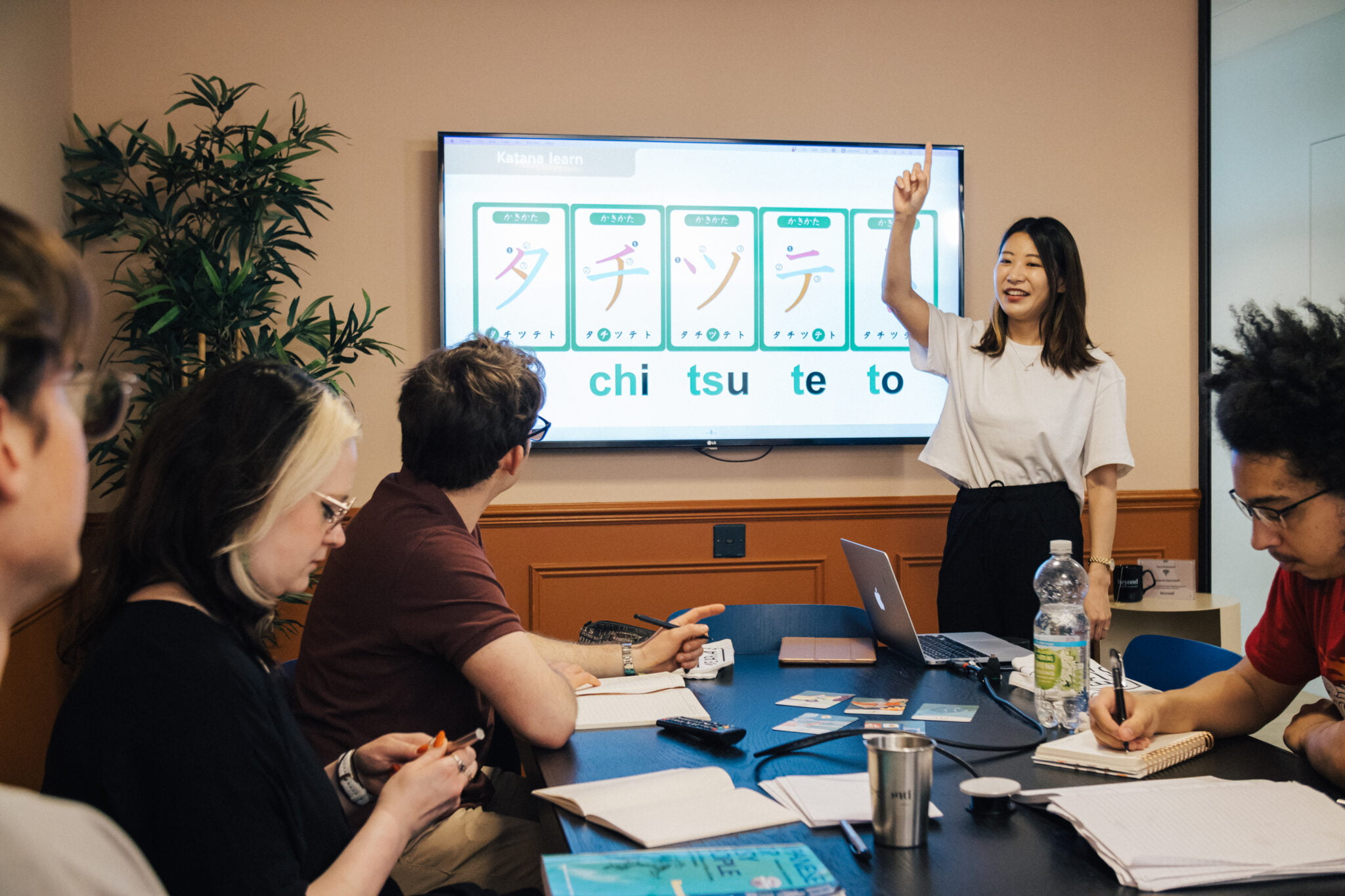 How We Teach Hiragana and Katakana to Japanese Beginners